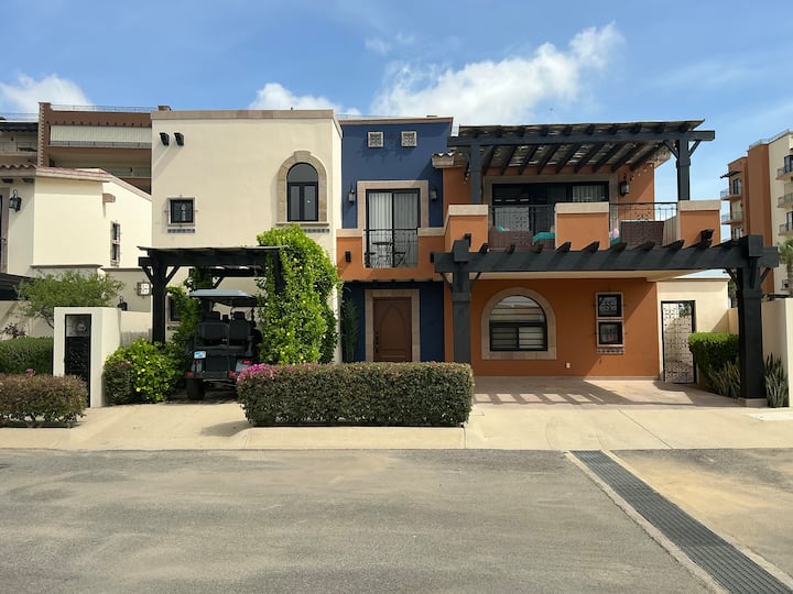 Relaxing 3-bedroom Seaside Resort Villa - Cabo San Lucas