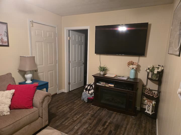 Small, Cheerful House! - Cumberland, MD