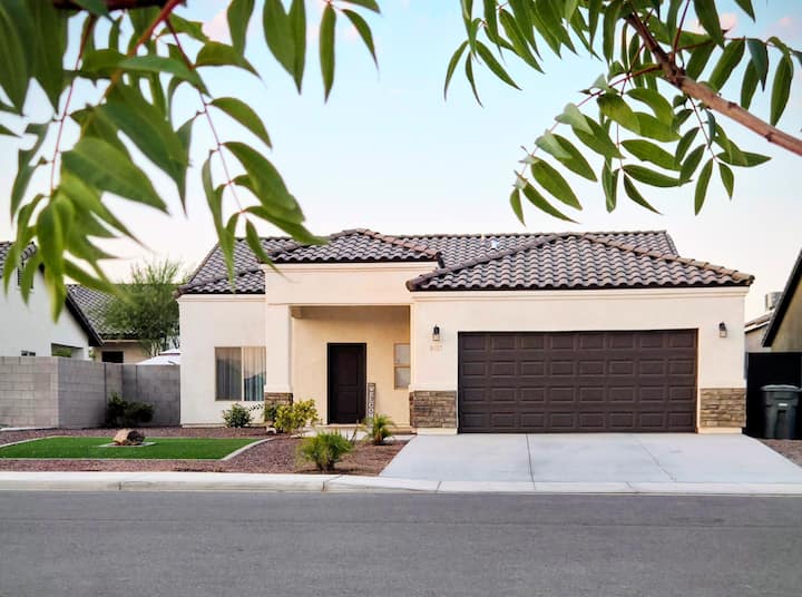 Be My Guest! Comfort, Quiet, Pets Ok - Yuma, AZ