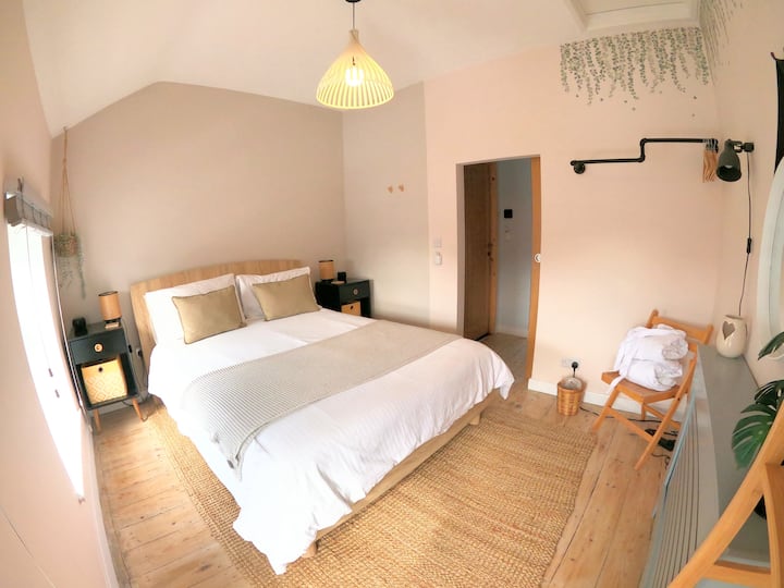 Romantic Coastal Retreat For 2 | New Hot Tub 2025 - Tywyn