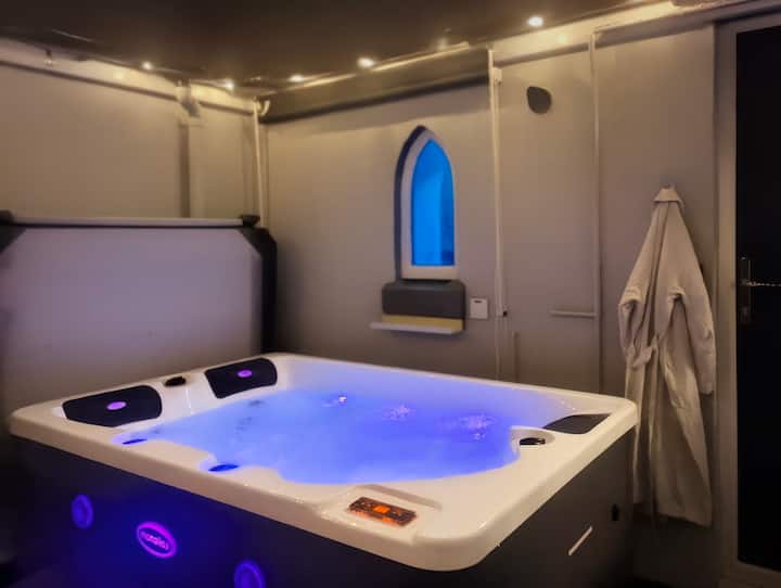 Relaxing Coastal Retreat For 2. Hot Tub | Log Fire - Tywyn