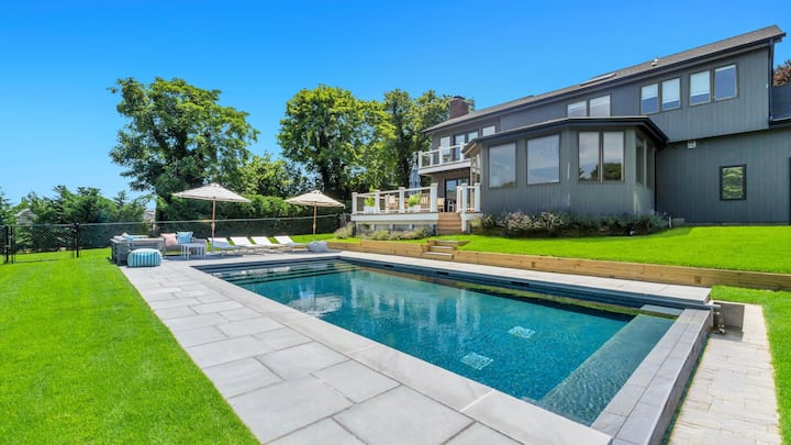 Contemporary Bayfront Retreat With New Heated Saltwater Pool, Bluestone... - Greenport, NY