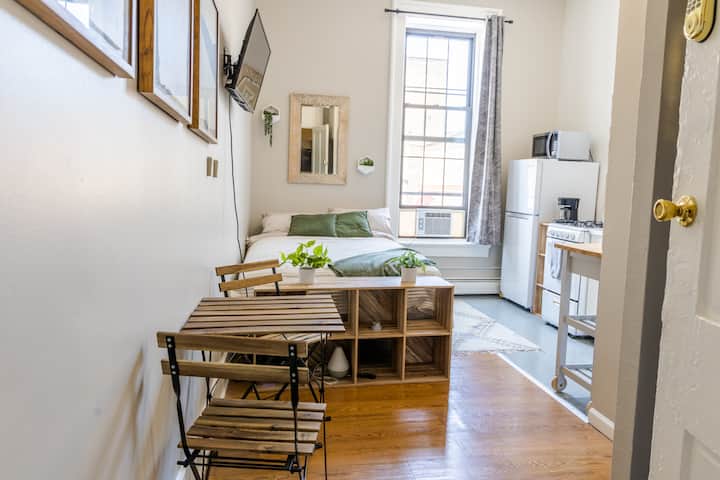 Minimalist’s Dream Studio Apartment In Cinci - Cincinnati