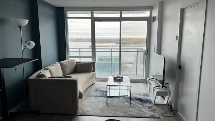 Heart Of Downtown Toronto 1 Bed+den With Lakeview - Toronto