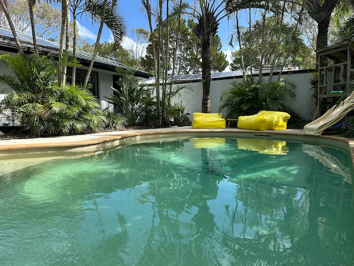 Spacious 4 Bedroom Home With Pool Near The Beach - Byron Bay