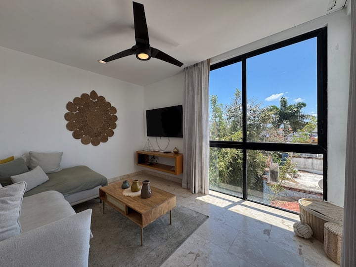 Cozy Condo W/rooftop Pool, Big Private Balcony - Playa del Carmen