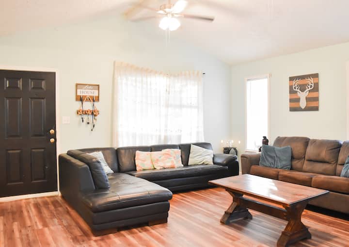 Peaceful Getaway, Walking Distance To The Lake! - Livingston, TX