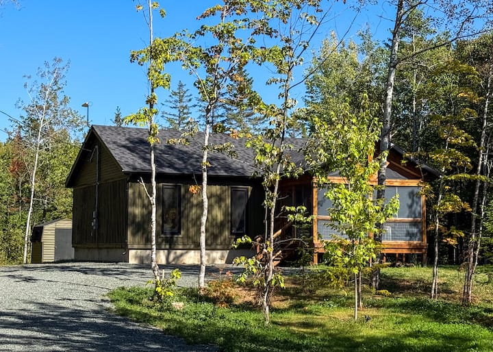 Poplar Retreat - With Hot Tub. - New Brunswick