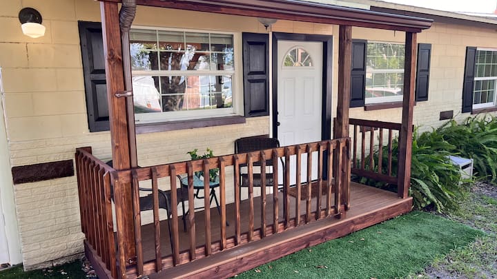 Cozy 1 Bed Studio Free Parking Close To Airport - Orlando, FL