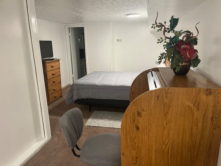 Spacious, Private Loft Apartment #A - Paducah, KY