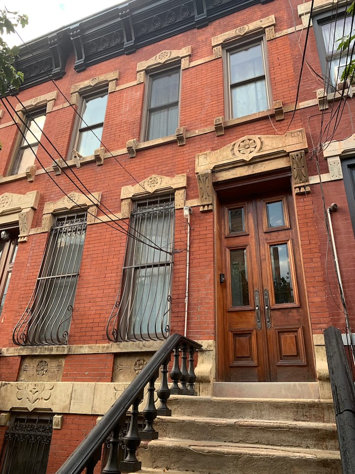 Charming Suite In Historic Townhouse - Manhattan, NY