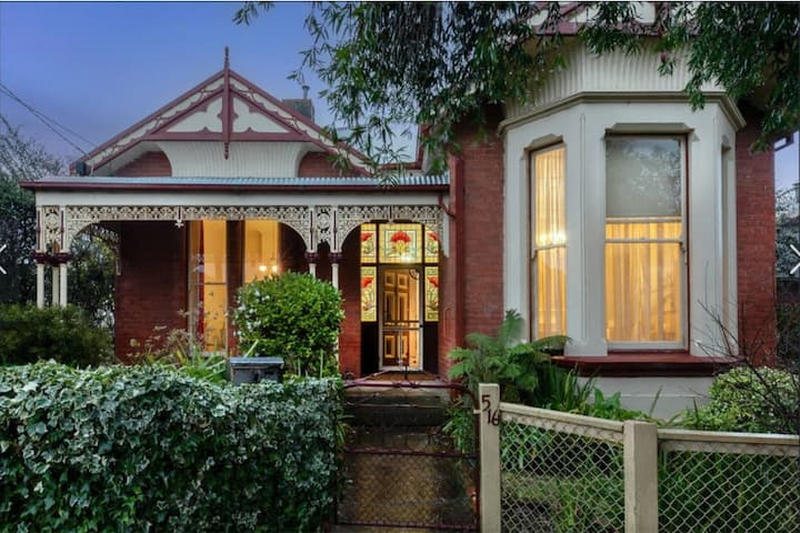 Landmark Gold Rush Era Villa - Ballarat