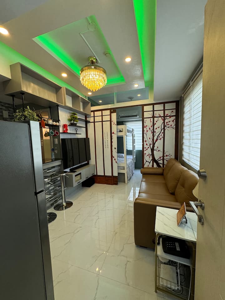 Cozy 2br Staycation In The South - Las Piñas