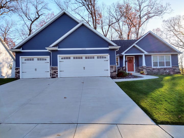 Notre Dame Getaway At The Oaks - South Bend, IN