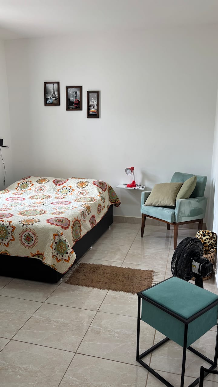 Kitnet Central Em Serra Negra.*localização Ideal* - Serra Negra