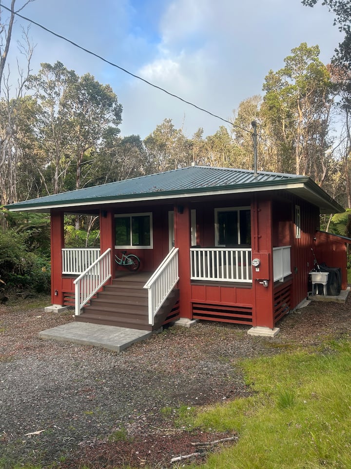 Little Red Cottage - Volcano