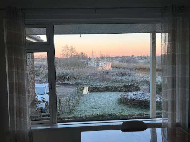 Redcliffe Farm House On The River Bend - Dorset