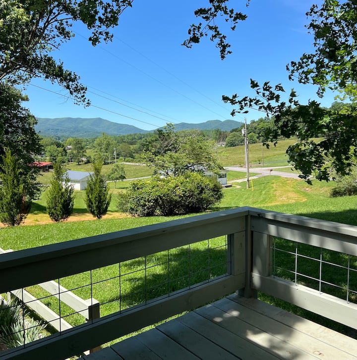 Bell Mountain Cottage - Hiawassee, GA