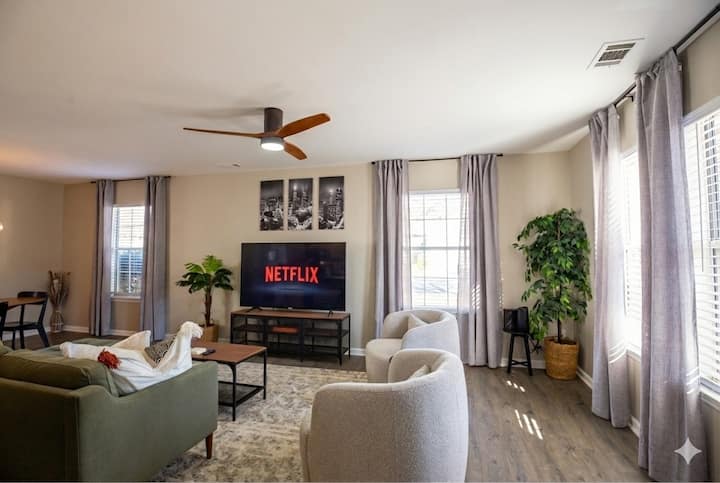 Quiet Stay Near Ballantyne-petfriendly-fullyfenced - Charlotte, NC