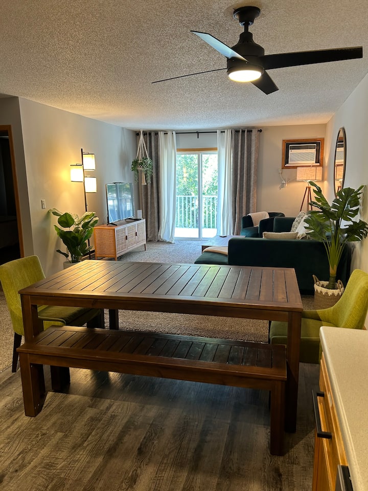 Cozy & Spacious 3br Townhouse Getaway - Forest Lake, MN