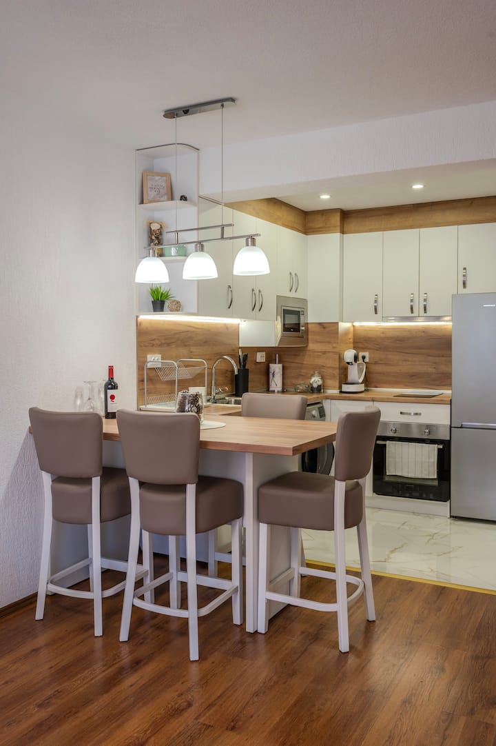 Comfort 37 - Luxury Ski Apartment Next To Gondola - Bansko