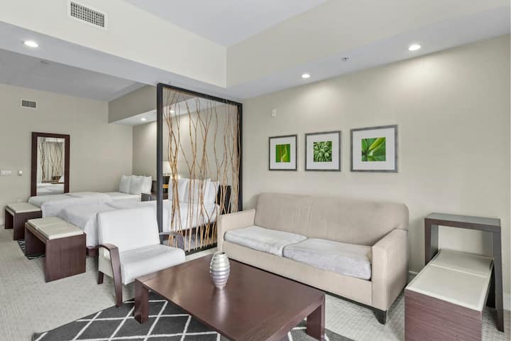 Miami Retreat | 3 Relaxing Rooms W/ Gym & Pool - Doral, FL