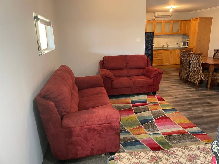Quaint 1 Bdrm Unit -Aircon  & Wifi Outside Pet - Geraldton Railway Station
