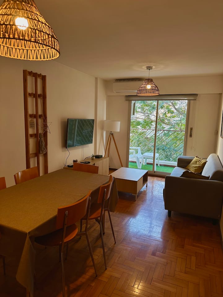 House Steps From The Monument, Prime Location - Rosario