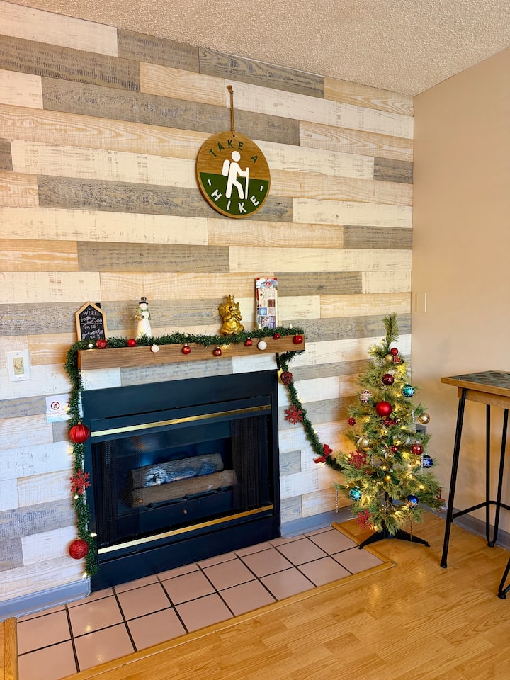 Rustic Cottage Style - 10 Min Walk Dt Gatlinburg - Gatlinburg