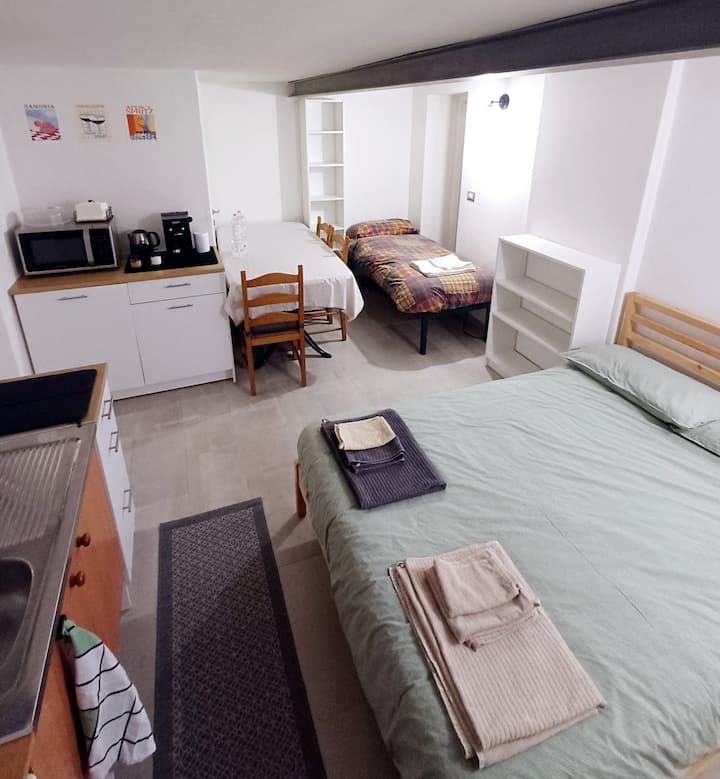 Monolocale Con Parcheggio Privato - Lucques