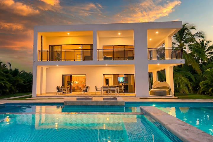Beach Villa Sol | Jacuzzi & Pool | Concierge - Punta Cana