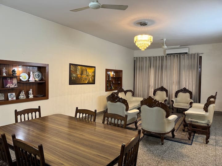 Beautiful Bunglaow Located In The Poshiest Colony - Ludhiana