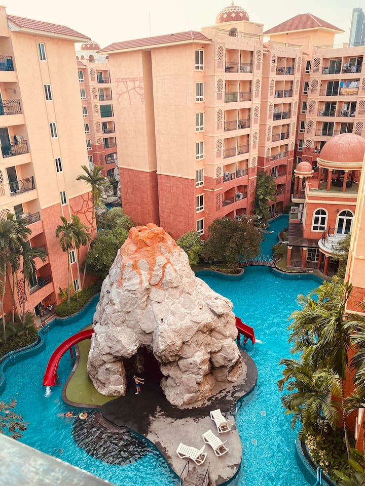 Чудесный кондоминиум со всеми прелестями для жизни - Jomtien