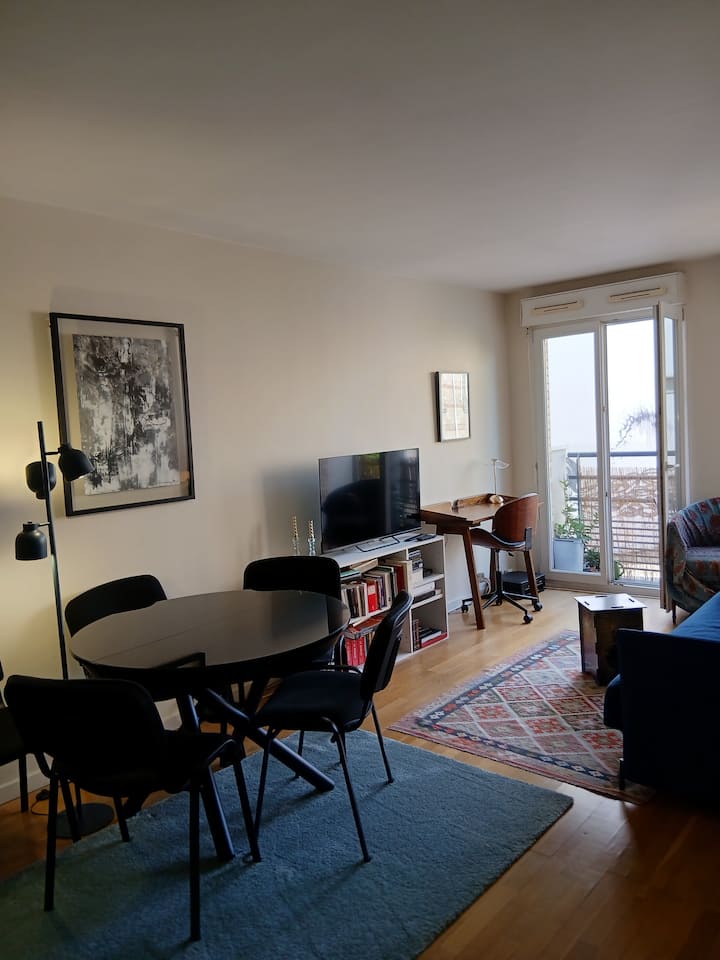 Paris Proche Gambetta : Lumineux Et Confortable - Paris