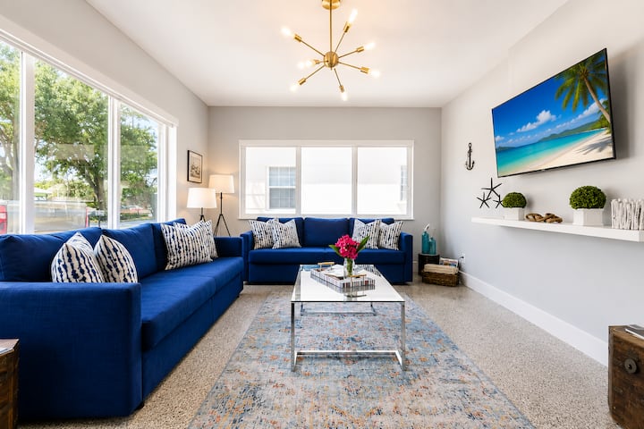 Fenced Backyard King Bedroom Beach Nearby - Dania Beach