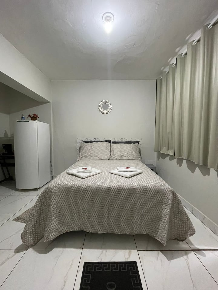 Flat 98-c/ Ar Condicionado, Excelente Localização - Uberaba