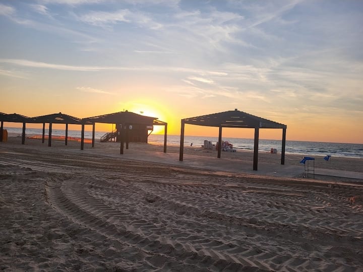 2 Bedroom Unit In Bat-yam.5 Min From The Sea - イスラエル