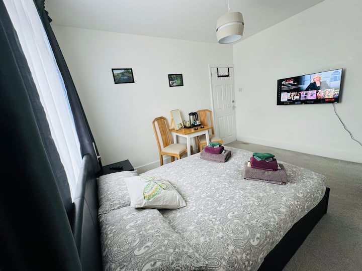 1 Double Bedroom In Sudbury Hill, Wembley, London - Harrow