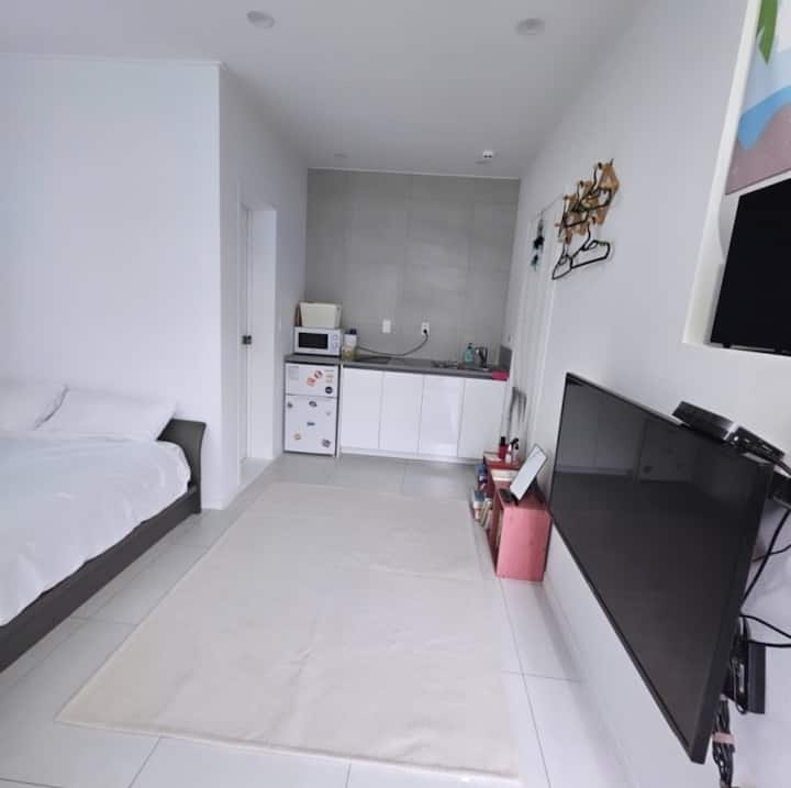 애월민박 가성비  단독 제주민박 씬스네 돌담집 곽지해수욕장 - Jeju