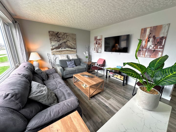 Bring The Family With No Cleaning Fee - Ontario