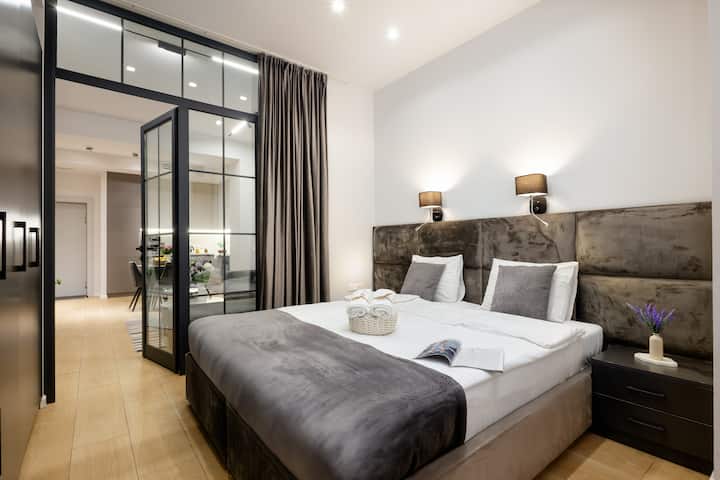 Astonishing Vibrant Flat W/ Selfcheckin On Aram St - Yerevan