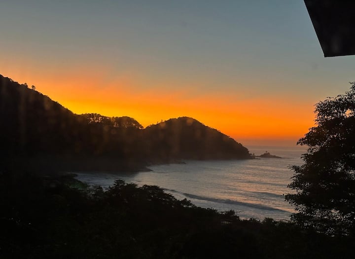 Linda Casa Com Vista Para O Mar - Ubatuba