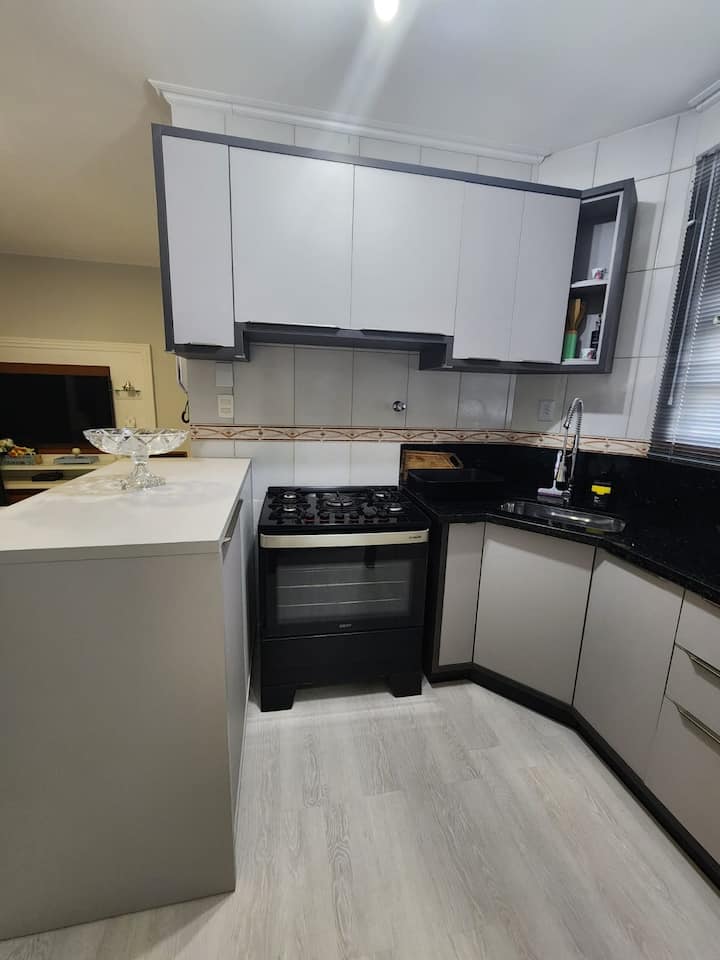 Apartamento Encantador A 400m Da Praia. - Florianópolis