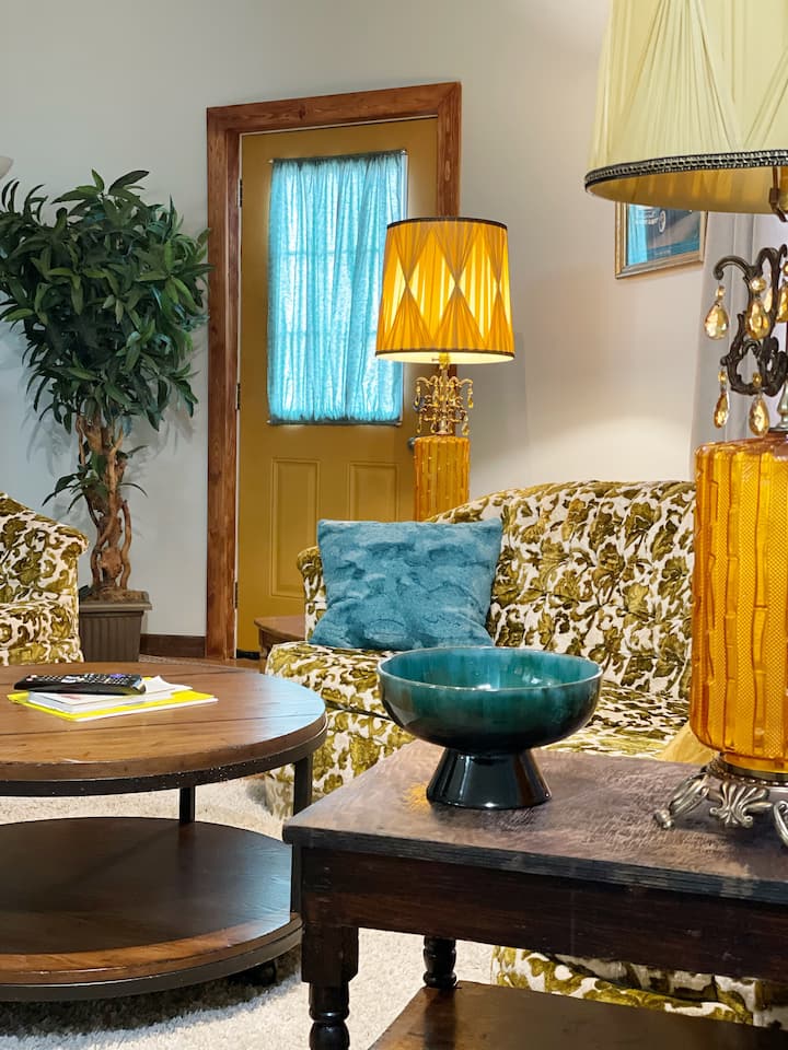 1946 Villa – Where Retro Meets Nature - Saskatchewan