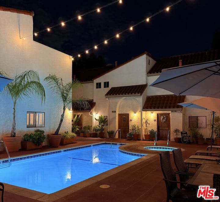 Stunning 1 Bedroom Loft Hottub, Pool, Gym, Parking - Los Ángeles, CA