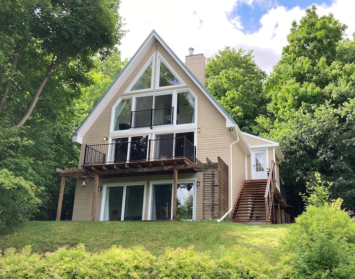 Chalet Au Pied De La Montagne Ski / Vélo - Bromont