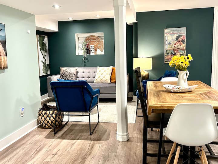 Cozy 2 Br Basement Suite - Toronto