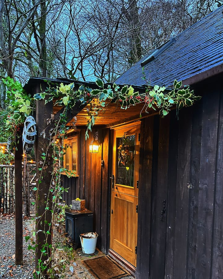 Gorgeous Cosy Cabin With Magical River Garden - Loch Lomond