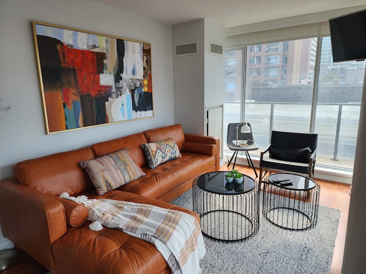 Luxury Corner & Pvt Large Terrace +6 Month Leases - Toronto