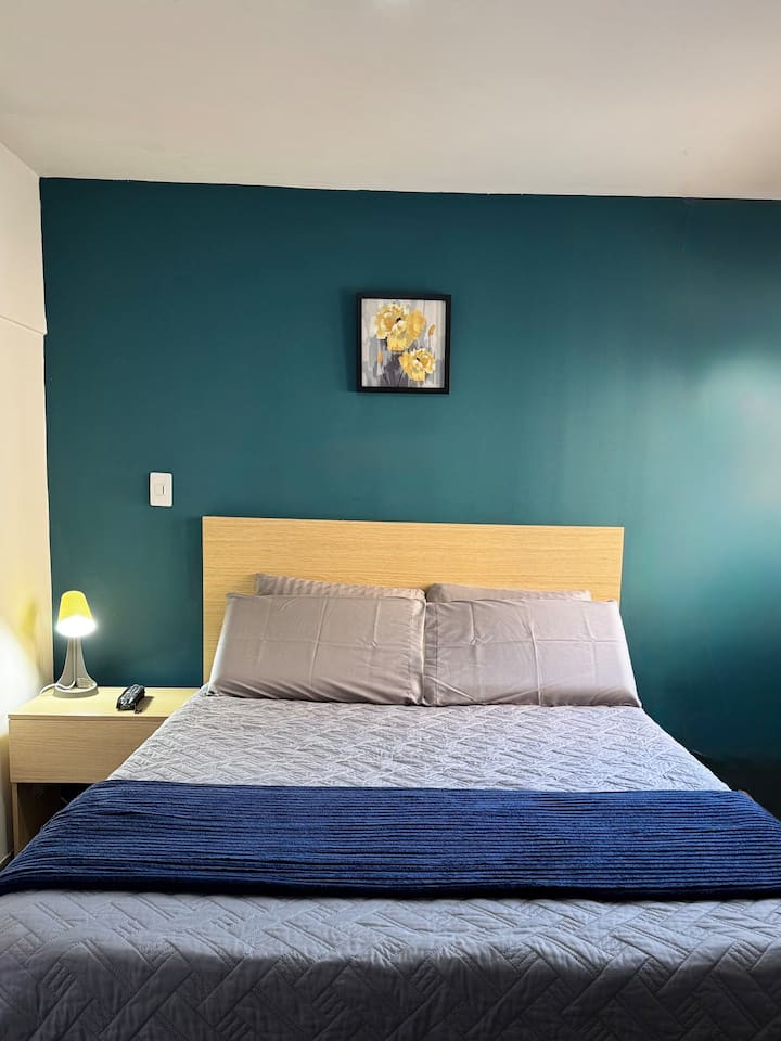 Privada, Céntrica Y Con Balcón - Bogotá